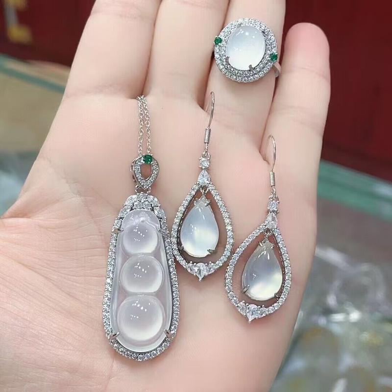 Set Kacang Fortune Batu Akik Putih, Bersalut Perak, Bertatah - TikTok ...