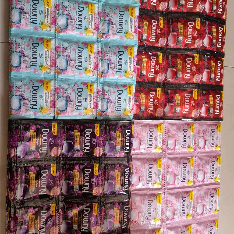 Paket 8 Renceng Downy Renceng 8ml Pewangi Pakaian - 96 Sachet/8 - Shop ...