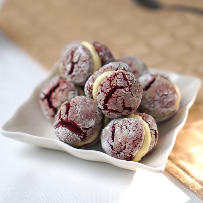 Momilo Mio Red Velvet Crinkles with Cream Cheese Filling Snack - TikTok ...