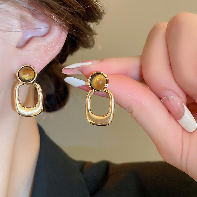 Anting-anting Bulat Segi Empat, Elegan dan Unik, Gaya Niche, - TikTok ...