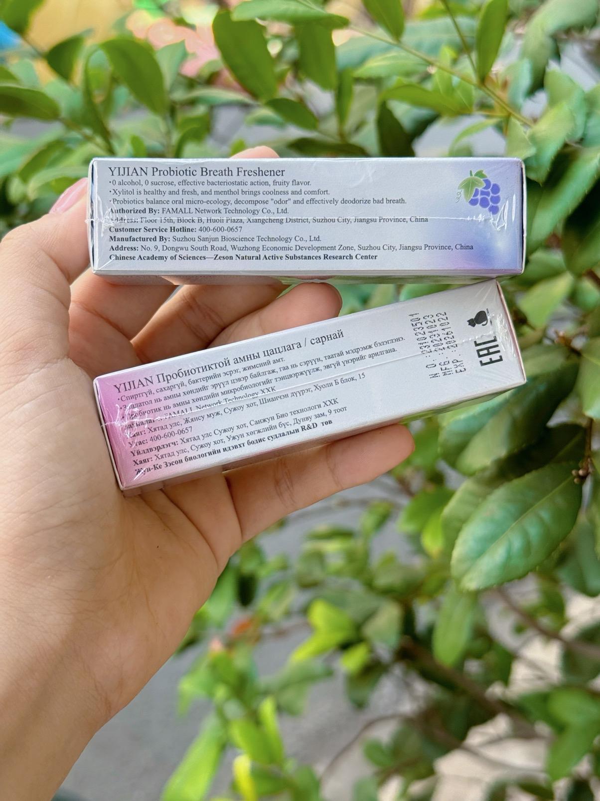 Xịt thơm miệng Sinh học lợi khuẩn YiJian - Lá Xanh Thân Thiện Việt Nam