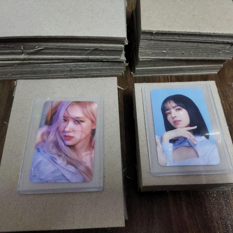 Bìa lạnh dùng để ship card ảnh thần tượng - TikTok Shop Vietnam