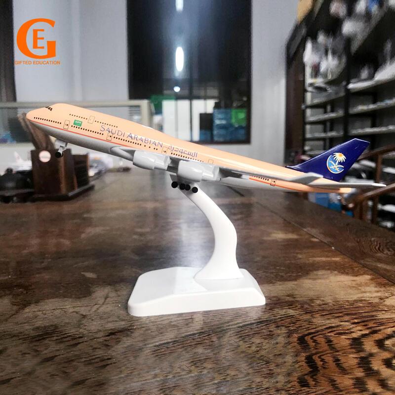 Model Pesawat, Pesawat B747 Boeing 747 Arab Saudi, Diperbuat - TikTok ...