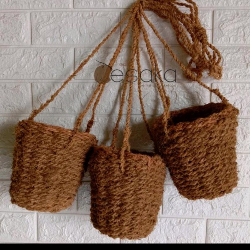 PAKET ISI 4 PCS - pot gantung sabut kelapa pot anyam gantung - Shop ...