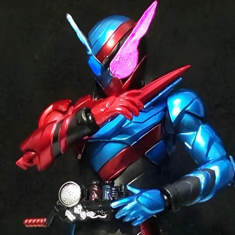 Kamen Rider SHF Build Kyoryu Gatsuma, Mainan Model Tokoh Aks - TikTok ...