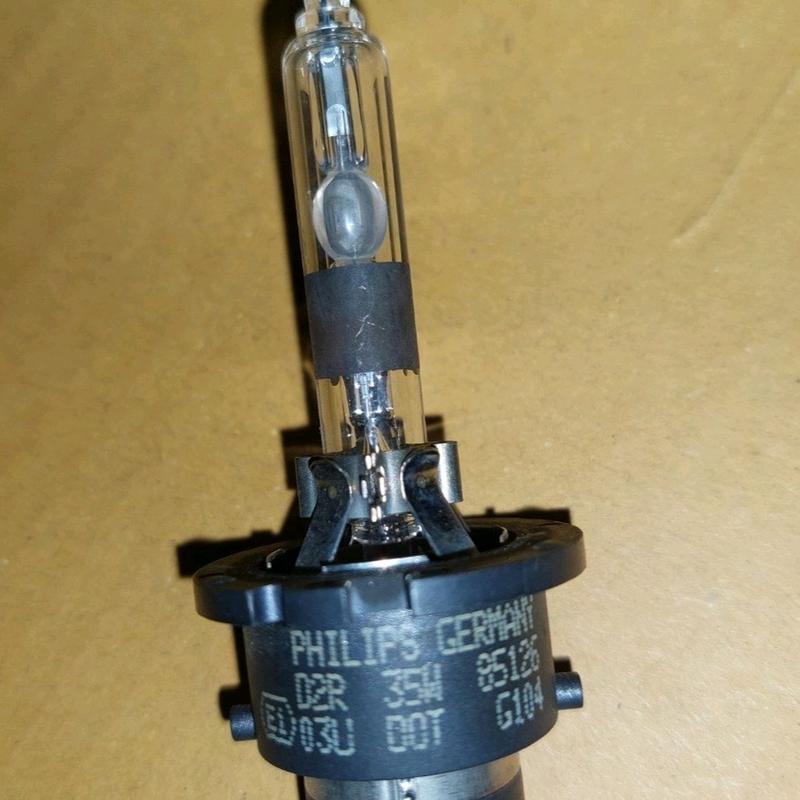 หลอดไฟซีน๊อน D2R 35W 4300K หลอดแท้เดิมๆๆติดรถ ISUZU D MAX - TikTok Shop ...