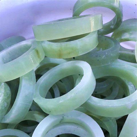 Gelang Tangan Jed Xiuyan, Alamiah Tulen, Separuh siap, Bahan - TikTok ...