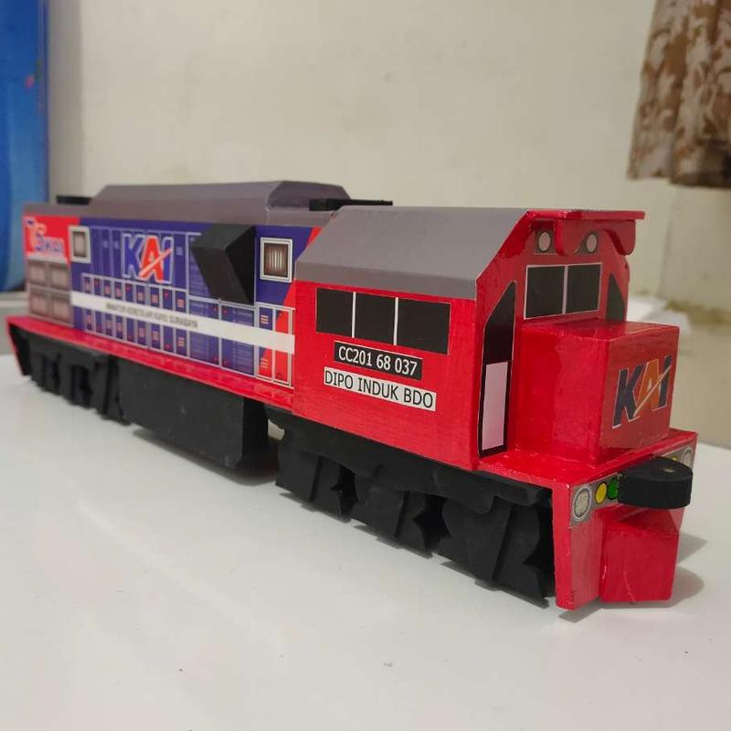 Lokomotif Kereta Api CC205 Livery 1998 Red blue MINIATUR KERETA - Shop ...
