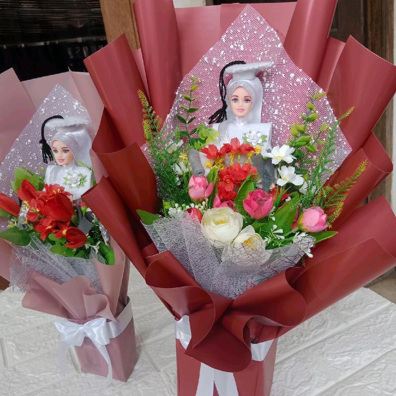 Buket Bunga Wisuda Barbie Cantik - Shop | Tokopedia