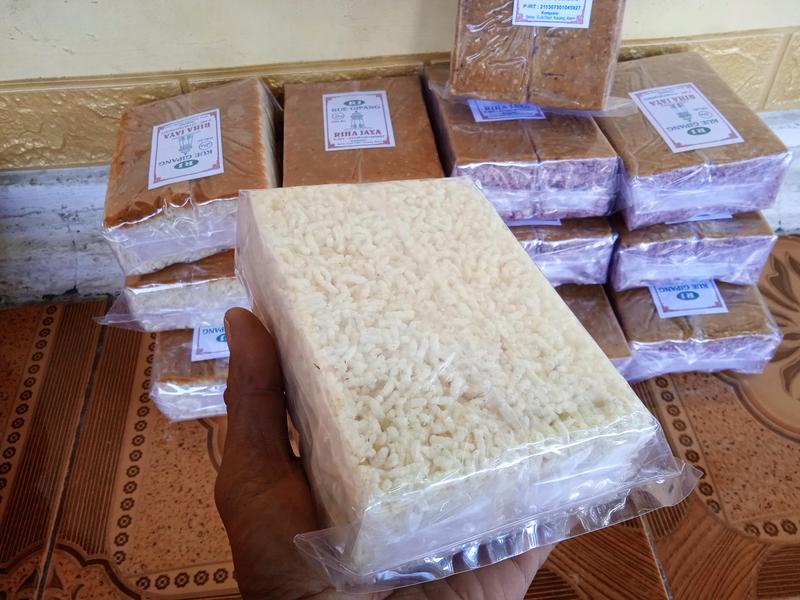 kue Gipang lapis oleh oleh khas serang banten enak dan gurih / 290 gr ...