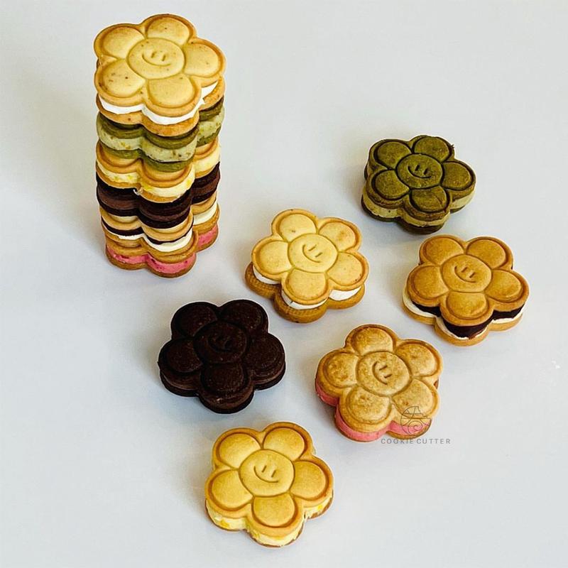 Smiley Face Flower Frosting Biscuit Mold 3D Hand Pressed Cookie ...
