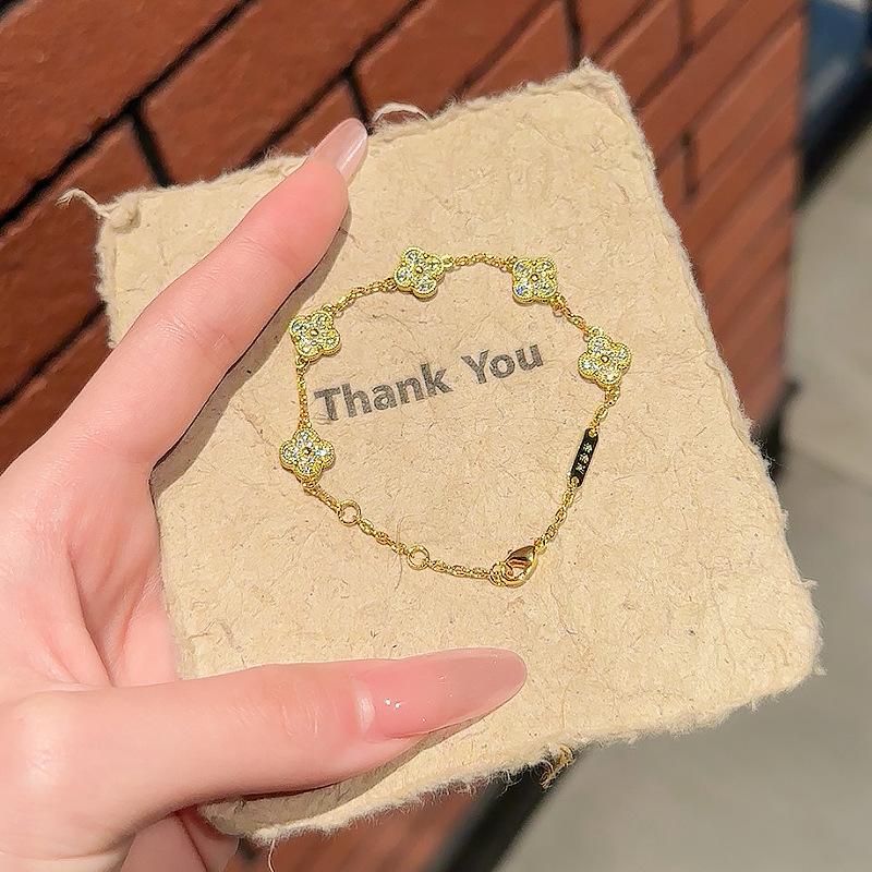 Gelang Semanggi Empat Daun, Gaya Mewah Klasik Bangles Bracelets ...