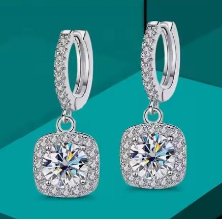 MISA-HOA TAI MÓC VUÔNG ĐÍNH ĐÁ SANG TRỌNG CHO PHÁI NỮ MS059 - TikTok Shop Vietnam