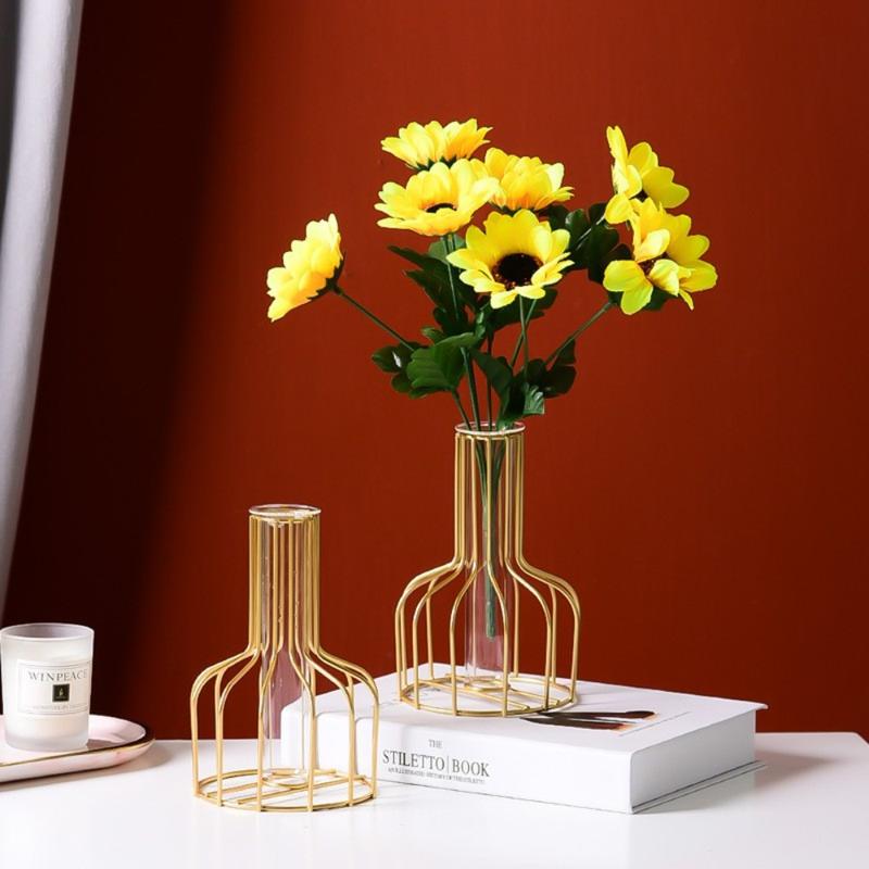 VAS BESI GOLD VAS NORDIC GOLD VAS BUNGA MEJA Bunga Minimalis Aesthetic ...
