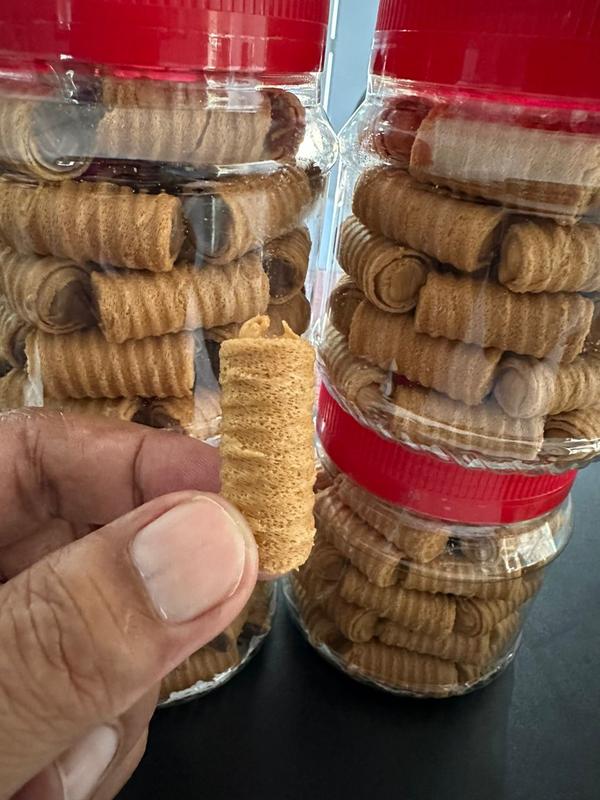BISKUT ROLL SEDAP RANGUP BERCIRIKAN KUDAPAN ANTARABANGSA - TikTok Shop ...