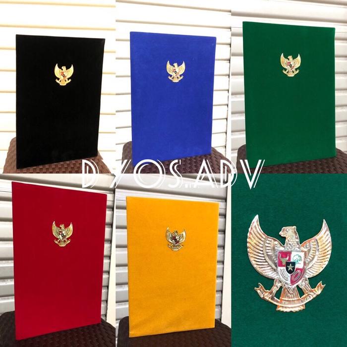 Jual Map beludru Map kantor map sekolah logo garuda kuningan coating ...