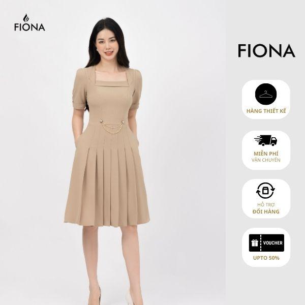 FIONA Đầm ôm trên xếp ly thân dưới cổ vuông cách điệu cạp đính - TikTok ...
