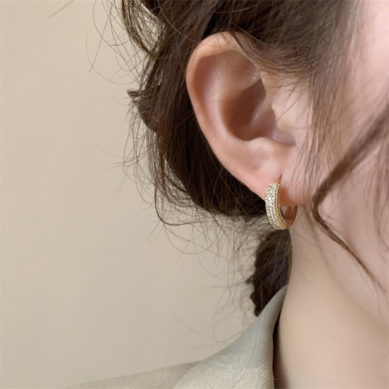 Anting-anting Bulat, Fesyen, Gaya Retro, Anting-anting Joker - TikTok ...