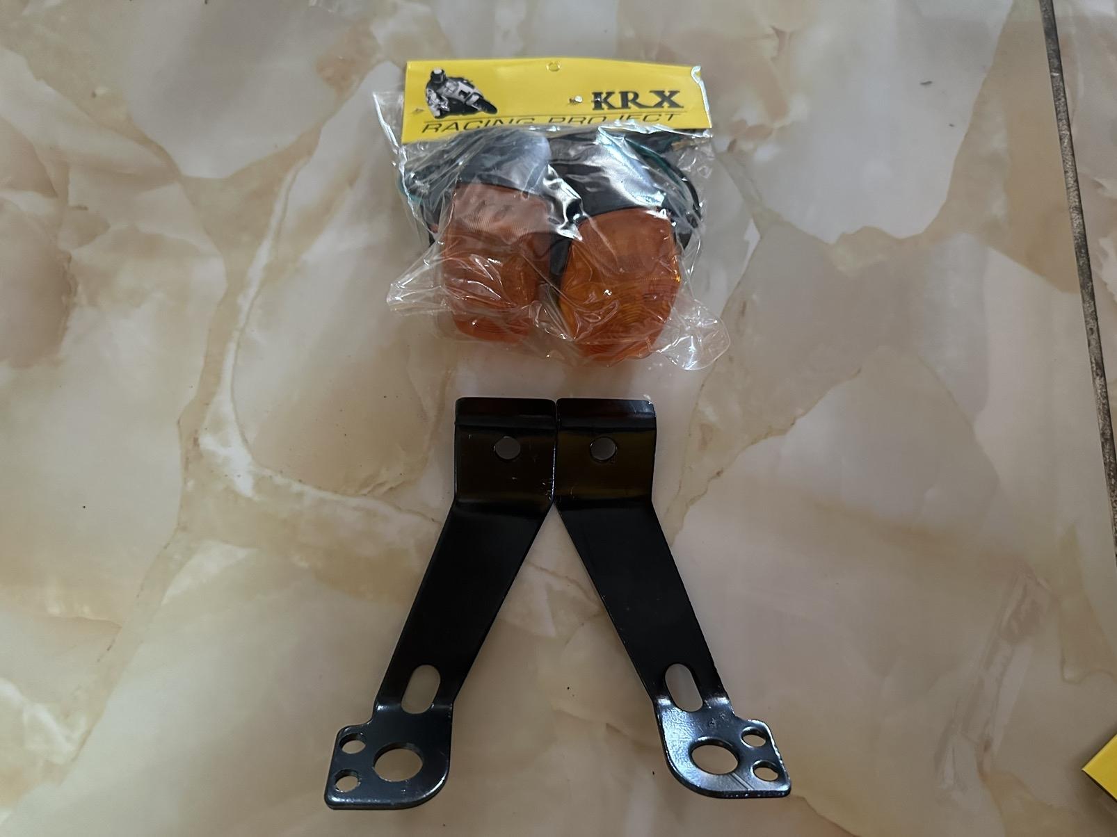 TMX155/125 SIGNAL LIGHT and REAR AND FRONT BRACKET -(8pcs MOTORCYCLES ...