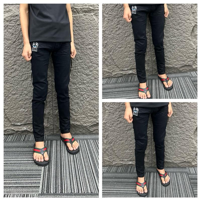 Quần bò jean đen trơn thêu con cún 1 bên túi ,from dễ mặc - TikTok Shop ...