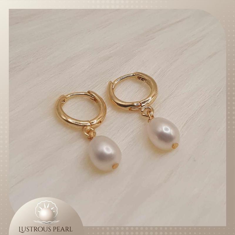 Chic Mini Finds Mara Rice Oval Pearl Hoop Earrings Authentic - TikTok ...