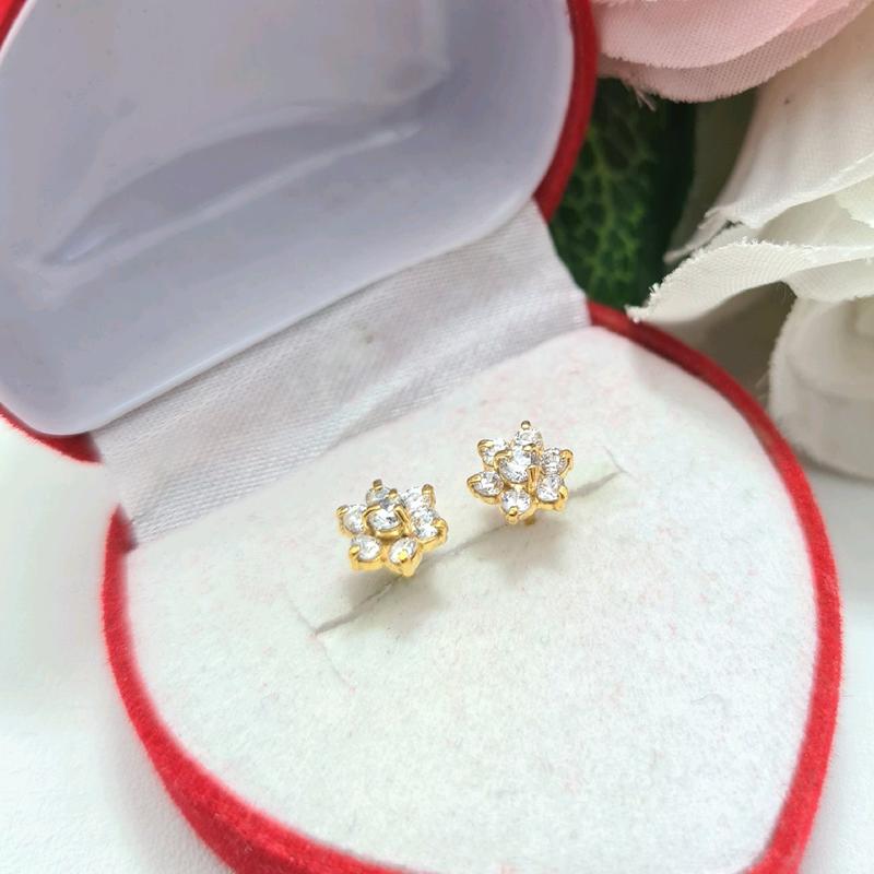 giwang bunga mata putih setengah gram emas muda - Shop | Tokopedia