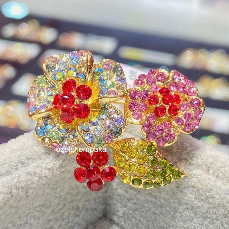 B260 - Kerongsang Bahu Bunga Tari (Dancing Flower) Sedang - TikTok Shop ...