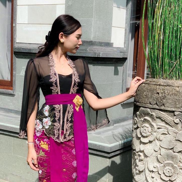 Kebaya jadi bordir tangan belah motif kamboja - Shop | Tokopedia